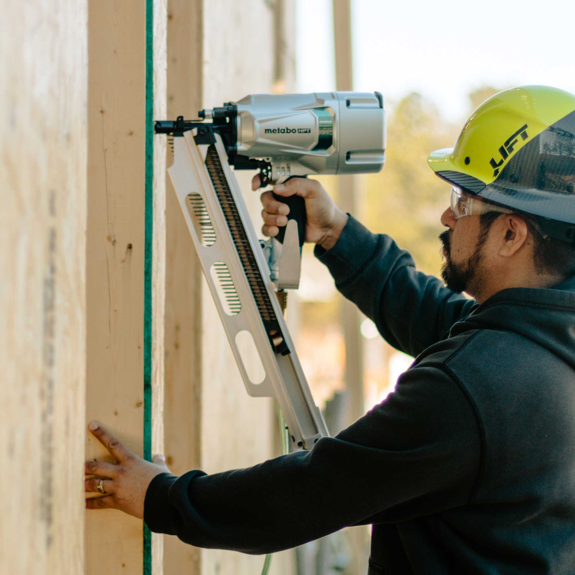 3 1 4 Framing Nailer with Depth Adjustment and Aluminum Magazine Metabo HPT NR83A5Y
