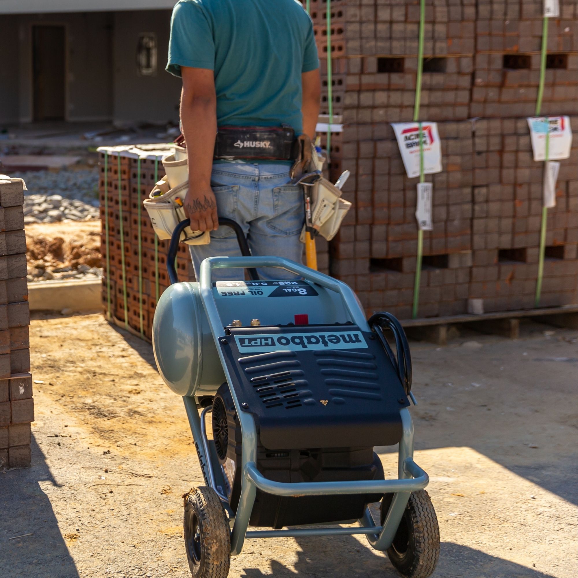 The TANK 8-Gal Trolley Air Compressor | Metabo HPT EC1315S