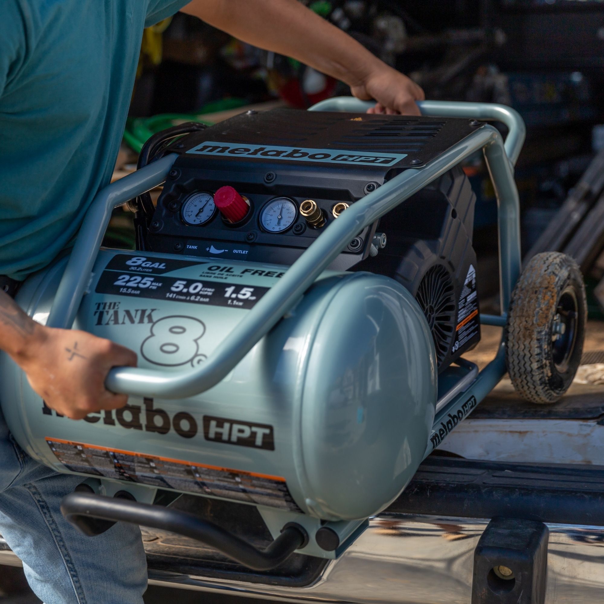 The TANK 8-Gal Trolley Air Compressor | Metabo HPT EC1315S